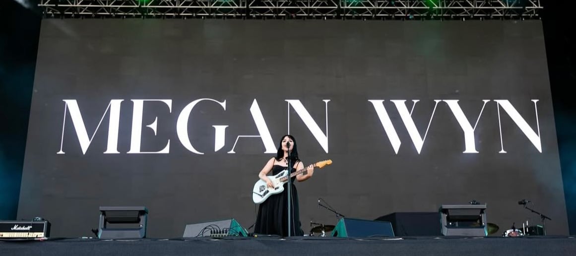 Megan Wyn Opens for Alanis Morissette at Cardiff’s Blackweir Fields ...